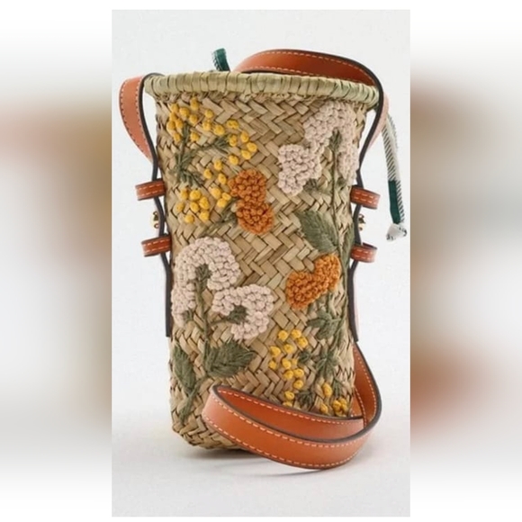 Zara | Bags | Zara Raffia Wicker Floral Embroidered Crossbody Bag ...